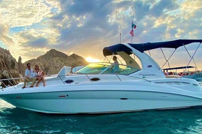 Los Cabos Private Yacht Whale Watching Tour, Snorkel and Drinks - Key Points