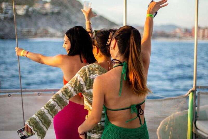 Los Cabos: Sunset Party Cruise with Open Bar - Setting Sail into the Sunset: What to Expect