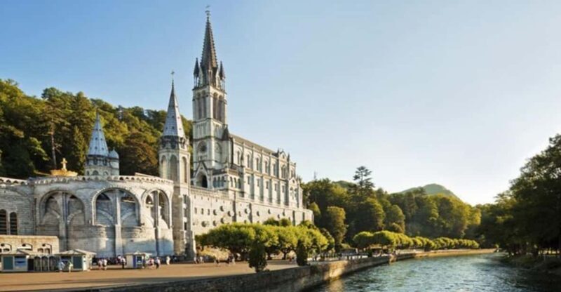 Lourdes: Private Guided Tour in the Sanctuary - Lourdes: Private Guided Tour in the Sanctuary — A Complete Guide for Visitors