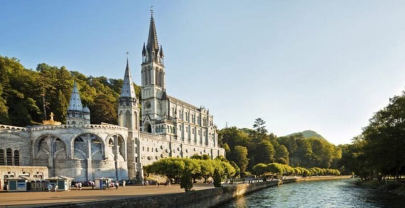 Lourdes: Private Guided Tour in the Sanctuary - Final Words