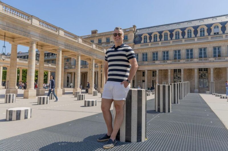 Louvre area photo shoot by Paris photographer - Key Points