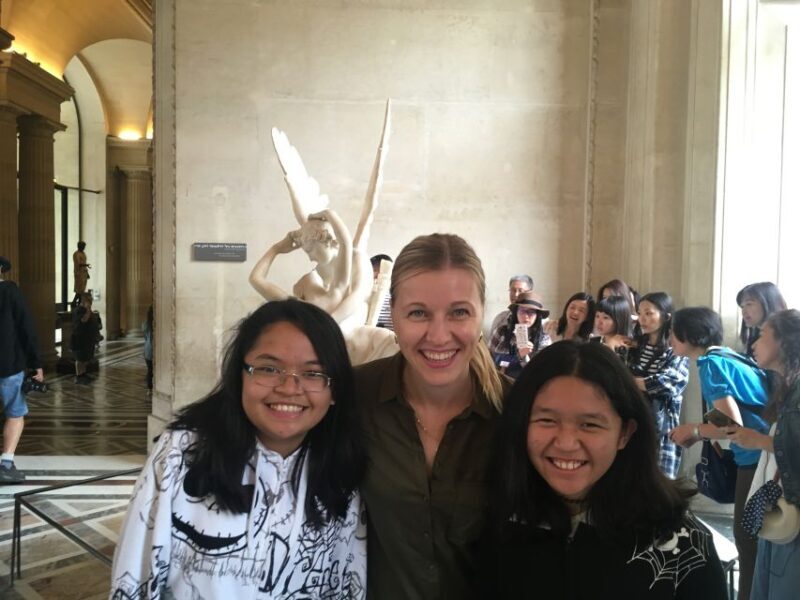 Louvre Museum Child-Friendly Private Tour for Families - Key Points