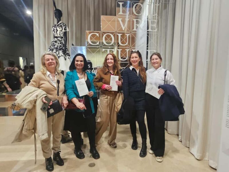 Louvre Museum (Essential)  2-hour visit in Portuguese with a photo session - Key Points