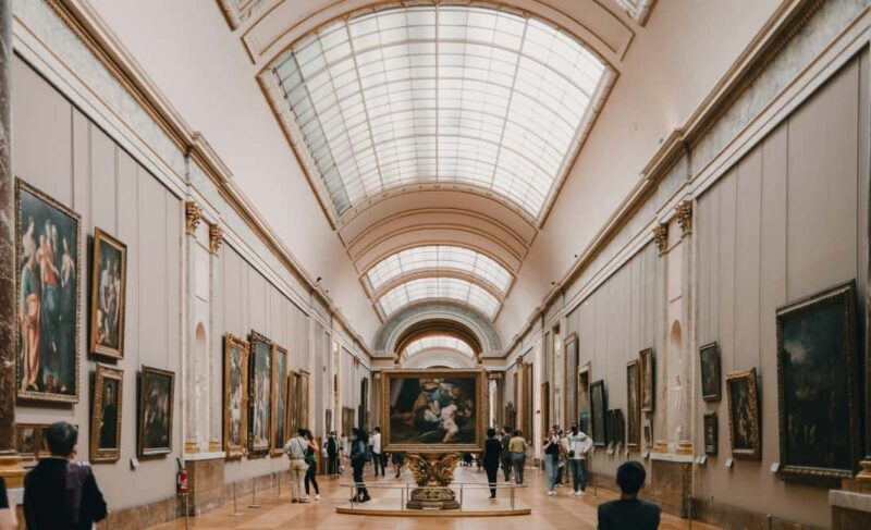 Louvre Museum Guided Tour of the Masterpieces in Spanish (6 people) - The Value of Expert Guidance