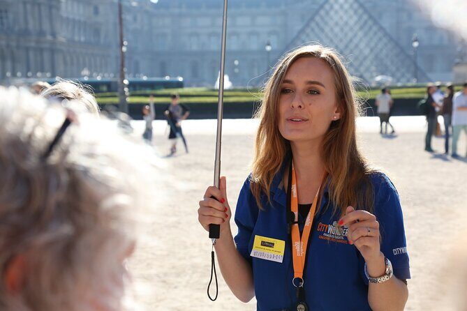 Louvre Museum Masterpieces Guided Tour with Access - The Experience in Detail