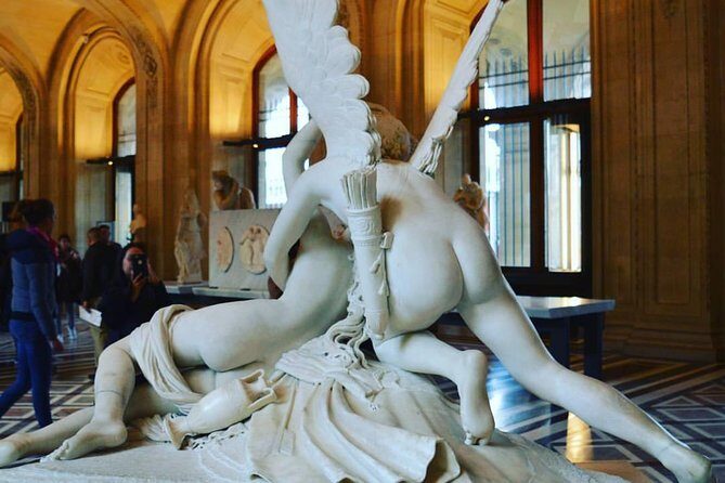 Louvre Museum Private 2-h Tour on Italian Art and masterpieces - The Itinerary: What to Expect
