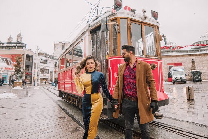 Love in Istanbul: Perfect Photo Moments at Iconic Locations - Key Points