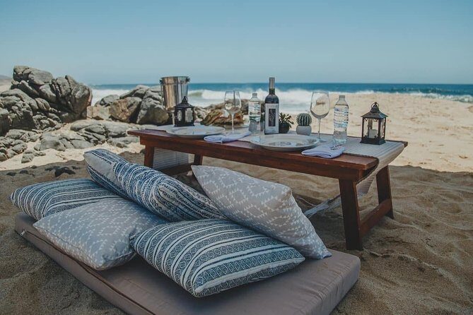 Love is in the air! Private horseback ride on the beach and sunset dinner! - Authentic and Delicious Food