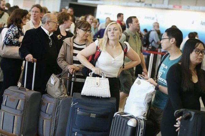 Low Cost :- Hire Full or Half Day Executive Luxury Car Services in Toronto - Who Would Benefit Most?