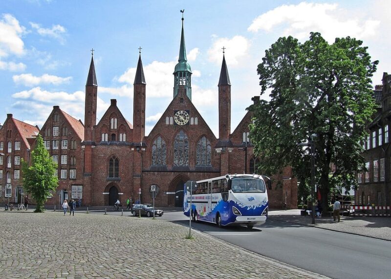 Lübeck: 1-Hour Splash Bus City Tour - Practical Details to Consider