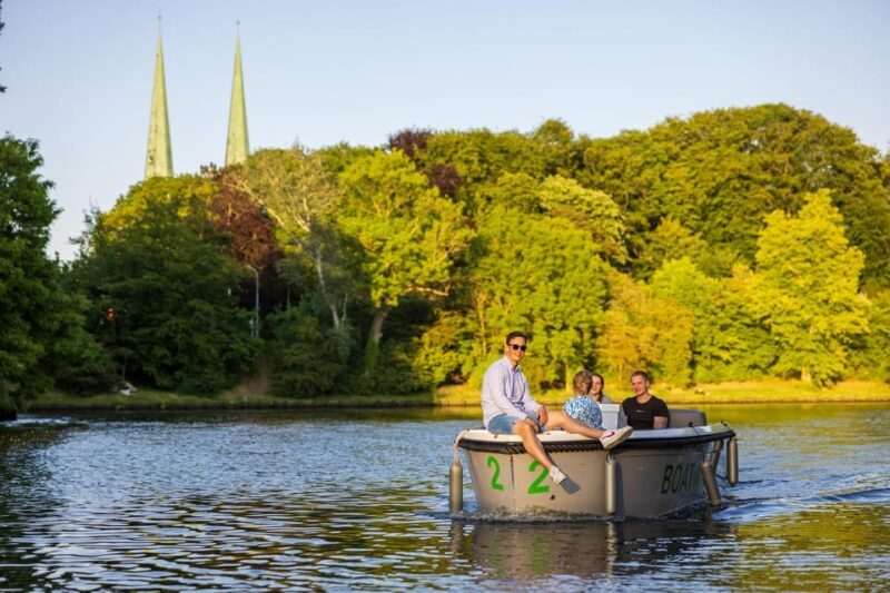Lübeck: Electric Boat Rental - without driving licence - Ease of booking and value