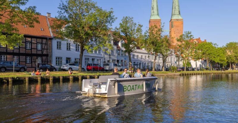 Lübeck: Electric Boat Rental - without driving licence - The Sum Up
