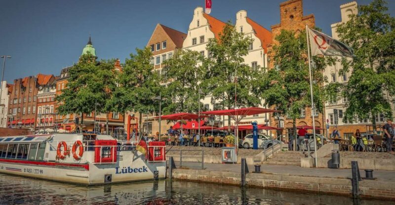 Lübeck: Private Historical and Architectural Walking Tour - Cultural and Literary Insights at the Buddenbrook House