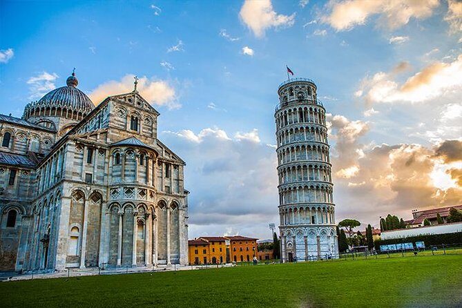 Lucca and Pisa Day Tour from Rome - Discovering the Charm of Lucca and Pisa: A Private Day Tour from Rome