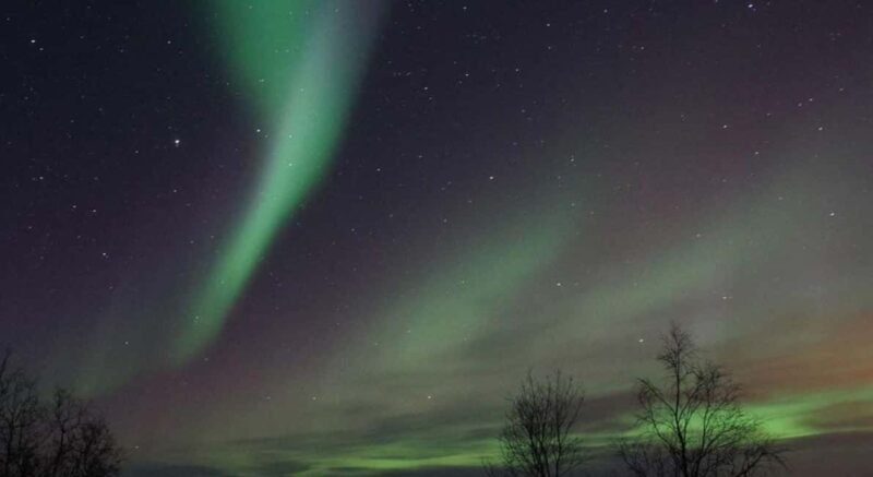 Luleå: Snowmobile Adventures & Northern Lights Hunt - An In-Depth Look at the Snowmobile & Northern Lights Tour