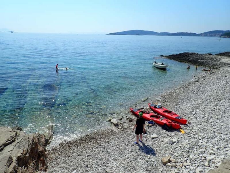 Lumbarda - Sunset Kayak Tour with a Picnic - Wine and Sweets - An Immersive Water Adventure in Lumbarda