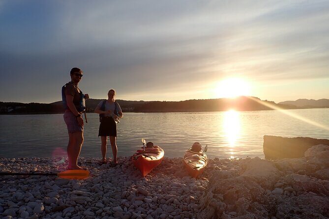 Lumbarda-Sunset Kayaking Experience with picnic: Wine and Sweets - Who Would Love This Tour?