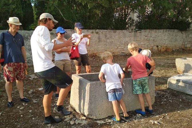 Lumbarda-Sunset Kayaking Experience with picnic: Wine and Sweets - FAQs