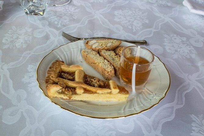 Lunch or dinner and cooking demo at a local home in Viareggio - The Experience: What to Expect