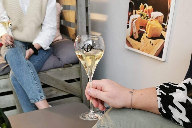 Lunch with Champagne & Ratafia champenois - A Closer Look at What You Can Expect