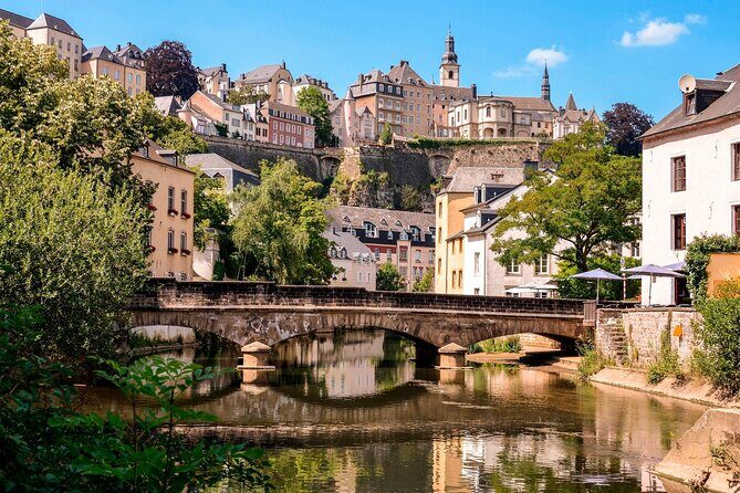 Luxembourg City Romantic Game: Walking Tour & Scavenger Hunt - Detailed Breakdown of the Tour
