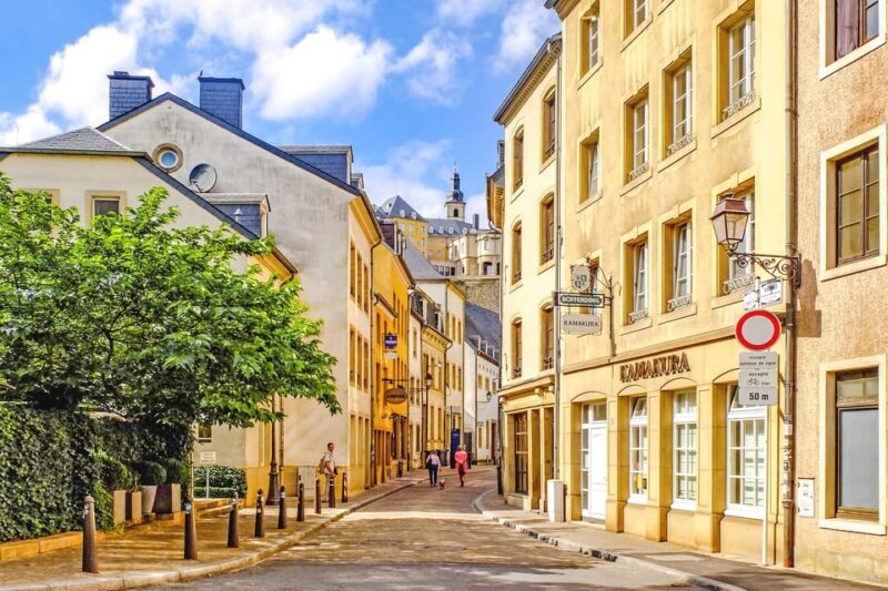 Luxembourg: Express Walk with a Local in 60 minutes - Key Points