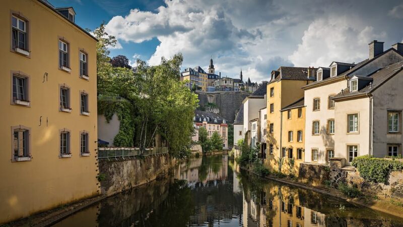 Luxembourg: Express Walk with a Local in 60 minutes - Who Might Want More?