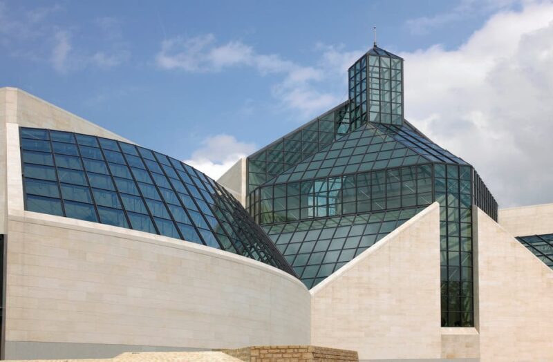 Luxembourg: Mudam Contemporary Art Museum Entry Ticket - Accessibility and Visitor Experience