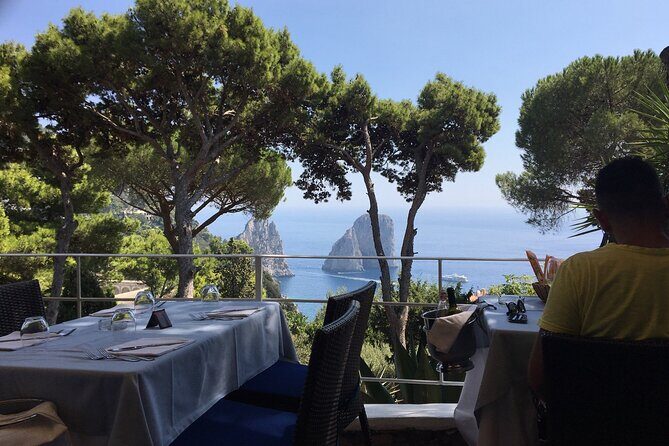Luxury Capri Dining Experience & Aperitif with Yacht Transfer - Key Points