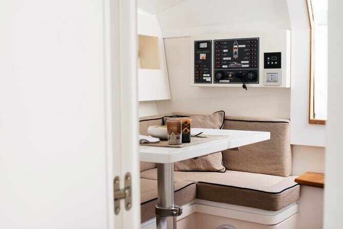 Luxury Capri Dining Experience & Aperitif with Yacht Transfer - Who Should Consider This Tour?