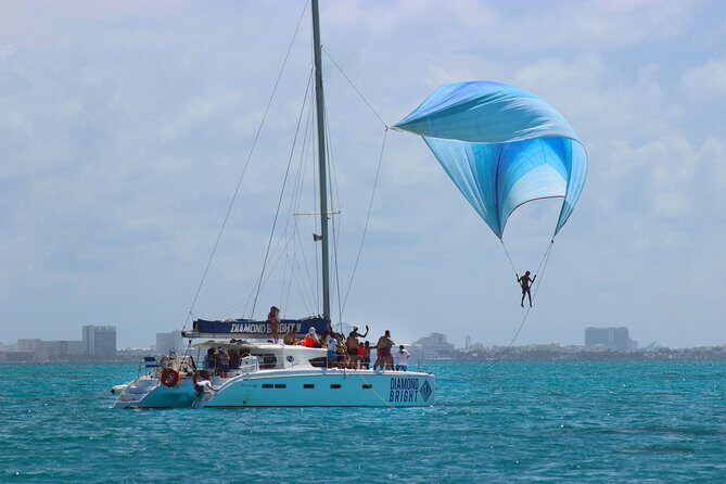 Luxury Catamaran tour to Isla Mujeres with transportation from Playa del Carmen - Exploring the Experience: What’s in Store?