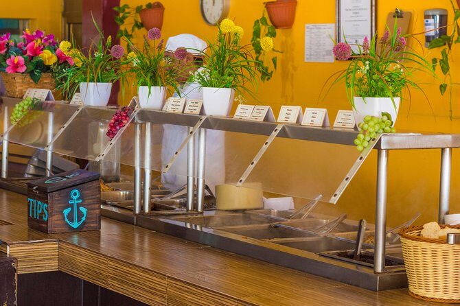 Luxury Catamaran tour to Isla Mujeres with transportation from Playa del Carmen - Who Should Consider This Tour?