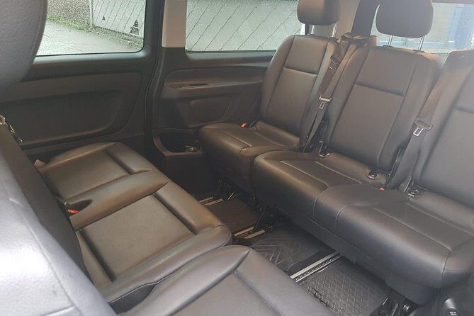 Luxury Minivan from Brussels airport to the city of Brussels - The Sum Up