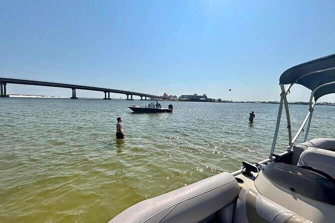 Luxury Pontoon Boat Rental - An In-Depth Look at the Luxury Pontoon Boat Rental Experience