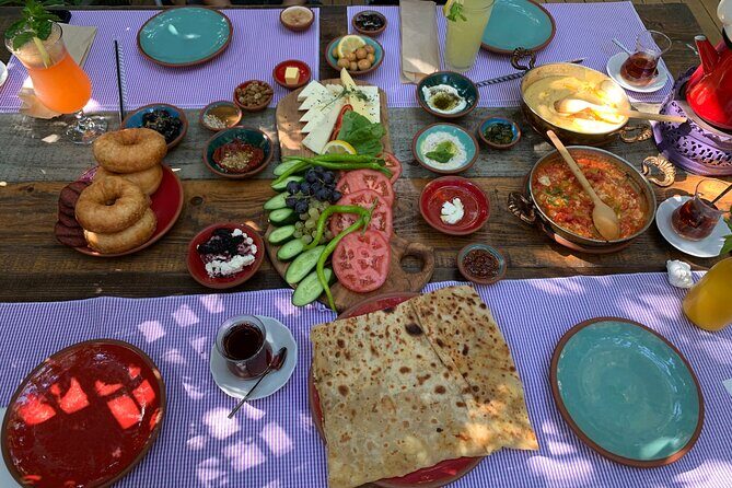 Luxury Private and Guided Istanbul Food Tour with a local guide - Key Points