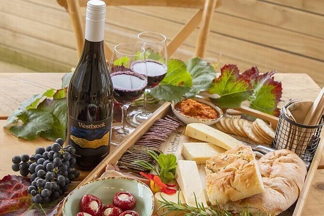 Luxury Private Auckland Wine & Beach Tour with Lunch - Key Points