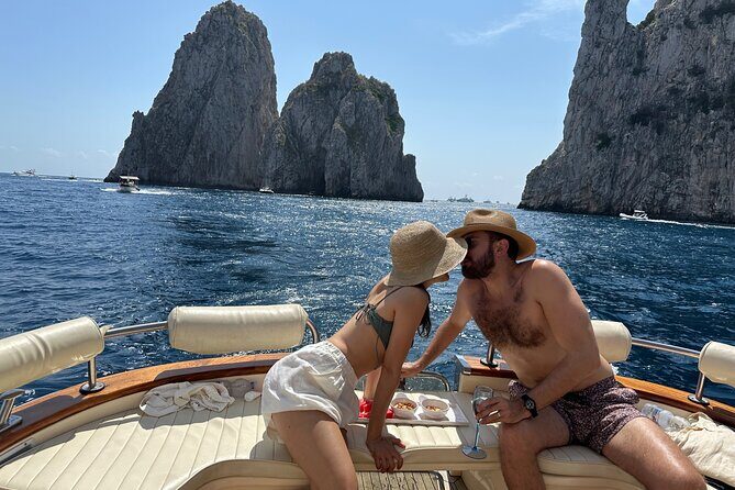 Luxury private boat tour to Capri and Blue Grotto on Gozzo 32 ft - Key Points