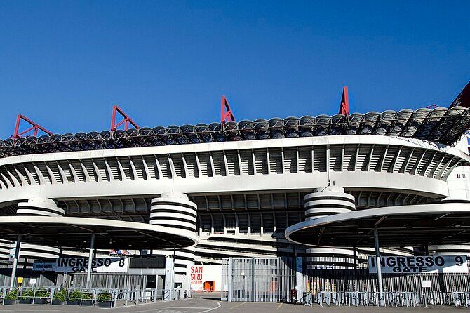 Luxury Private day Transfer from Malpensa Airport to Milan center - Meet & Greet at the Airport
