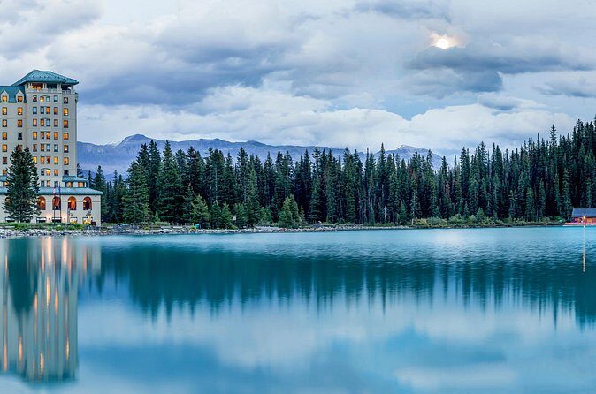 Luxury Private Tour of Lake Louise, Moraine, Peyto and Banff - FAQ