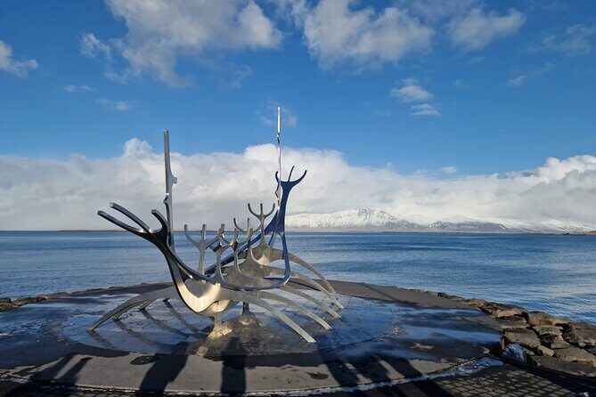 Luxury Private Transfer from Reykjavik to Keflavik Airport - Key Points