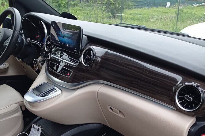 Luxury Private Transfer Rome Center to Fiumicino Airport - Key Points