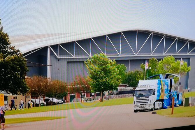 Luxury Private Vehicle Day Hire:London with Stopover Duxford imperial War Museum - Who Should Consider This Tour?