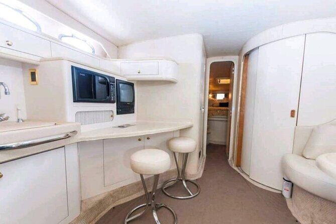 Luxury Private Yacht Rental by the Turquoise Waters of the Caribbean. - What to Expect from the Yacht Experience