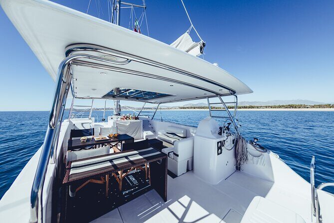 Luxury Sailing Whale Watch and The Arch (Dec 15 - Apr 15) - FAQs