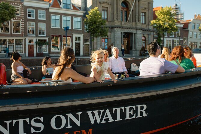 Luxury Shared Canal Tour with live guide - The Experience of the Cruise  
