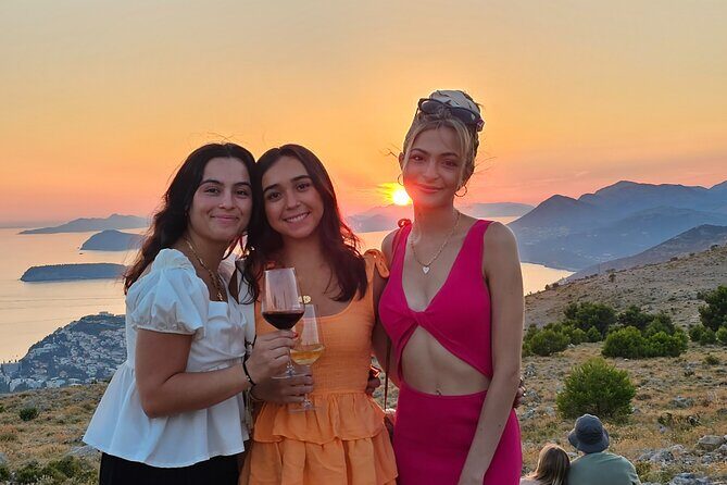 Luxury Sunset Tour with Wine Tasting - Key Points