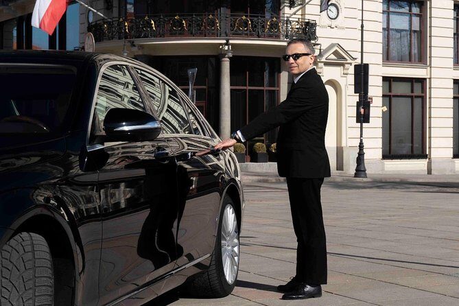 Luxury Warsaw Chopin Airport Transfer by private Limousine - An In-Depth Look at the Luxury Transfer Experience