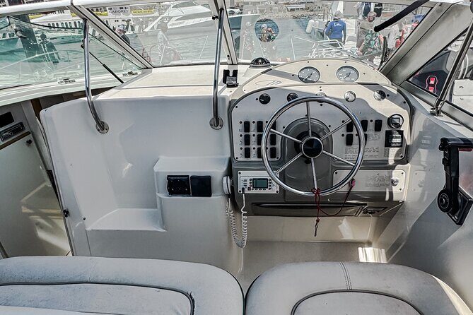 Luxury Yacht Charter and Arch Tour in Cabo San Lucas - An In-Depth Look at the Cabo San Lucas Yacht Tour