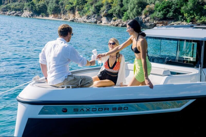 Luxury Yacht Experience Semi-Private North East - FAQ