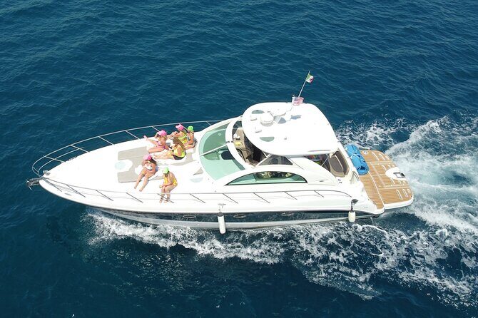 Luxury yacht for private tour EN Cabo San Lucas - The Experience in Detail